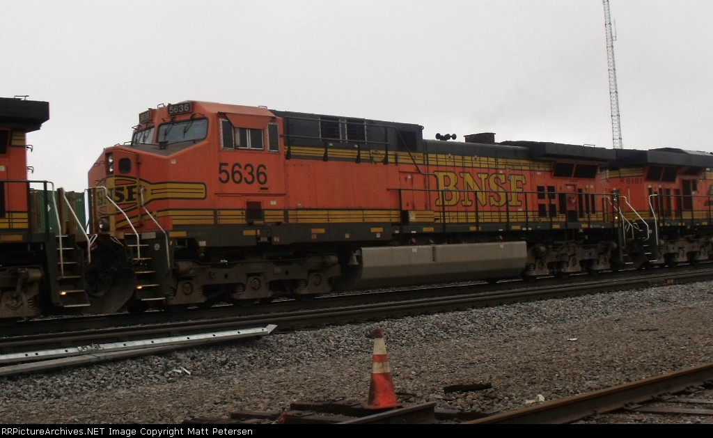 BNSF 5636